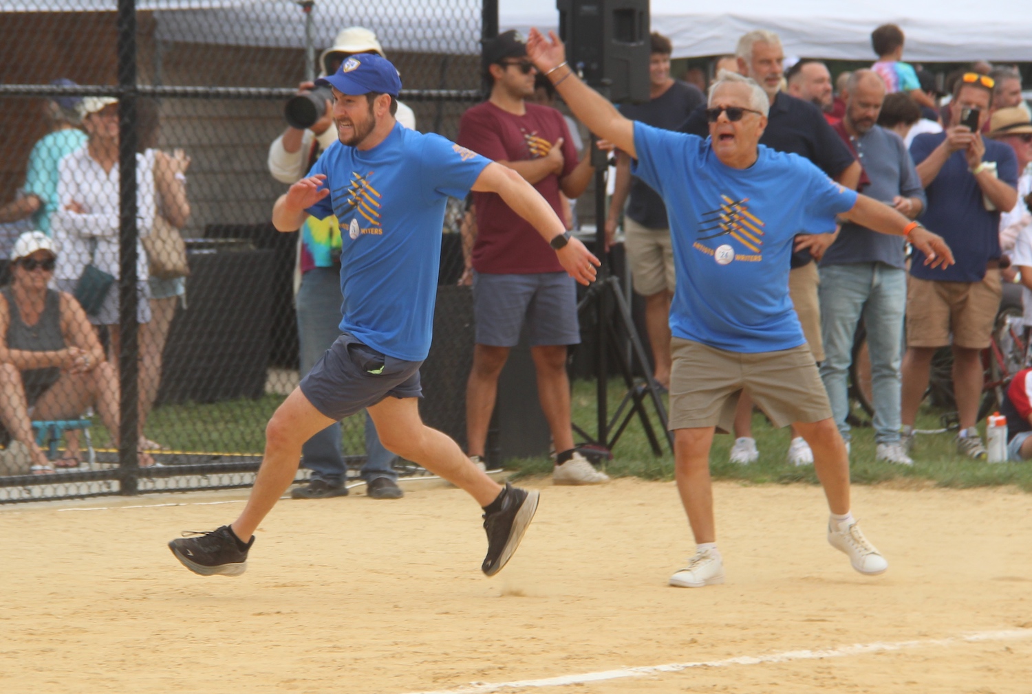 Artists Draw Even, and Win in Extra Innings | The East Hampton Star
